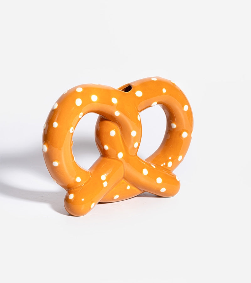 Vase bretzel en céramique par Fluid Market